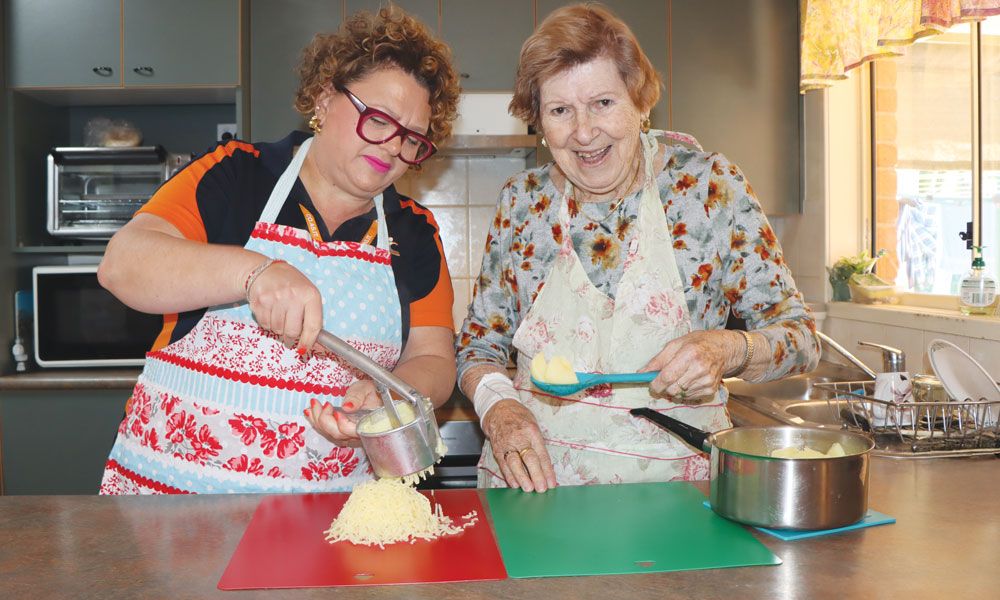 In the kitchen with Belinda and Maria - Co.As.It. Community Services Ltd.